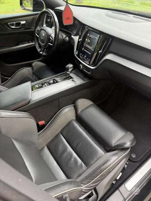 Melns Volvo S60 2019 Viļņa, ar dzinēja tilpumu 1.97 L un nobraukumu 142 tūkst. km par 17399 €, foto 16 vietnē AUTOMOTO.COM.LV
