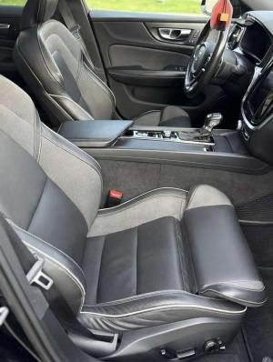 Melns Volvo S60 2019 Viļņa, ar dzinēja tilpumu 1.97 L un nobraukumu 142 tūkst. km par 17399 €, foto 17 vietnē AUTOMOTO.COM.LV