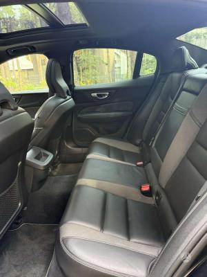Melns Volvo S60 2019 Viļņa, ar dzinēja tilpumu 1.97 L un nobraukumu 142 tūkst. km par 17399 €, foto 19 vietnē AUTOMOTO.COM.LV