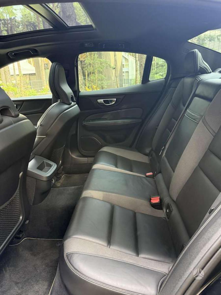 Melns Volvo S60 2019 Viļņa, ar dzinēja tilpumu 1.97 L un nobraukumu 142 tūkst. km par 17399 €, foto 19 vietnē AUTOMOTO.COM.LV