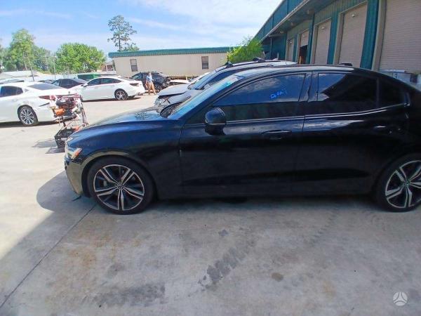 Melns Volvo S60 2019 Ukmergė, ar dzinēja tilpumu 1.97 L un nobraukumu 282 tūkst. km par 9200 €, foto 3 vietnē AUTOMOTO.COM.LV