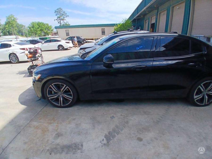 Melns Volvo S60 2019 Ukmergė, ar dzinēja tilpumu 1.97 L un nobraukumu 282 tūkst. km par 9200 €, foto 3 vietnē AUTOMOTO.COM.LV