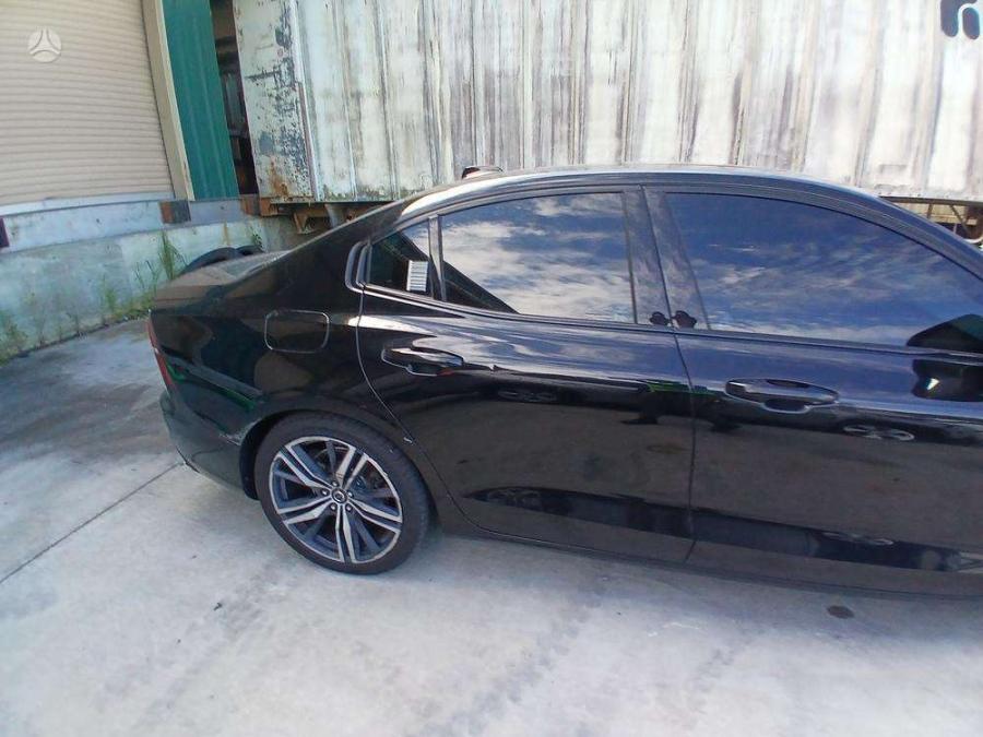 Melns Volvo S60 2019 Ukmergė, ar dzinēja tilpumu 1.97 L un nobraukumu 282 tūkst. km par 9200 €, foto 13 vietnē AUTOMOTO.COM.LV
