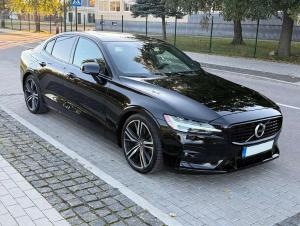 Black Volvo S60 2019 in Ukmerge, with an engine capacity of 1.97 L and mileage of 143 thousand km for 17599 €, photo  on AUTOMOTO.COM.LV