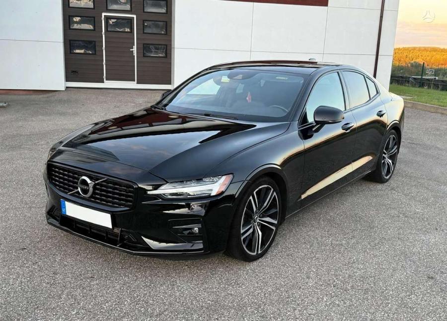Black Volvo S60 2019 in Ukmerge, with an engine capacity of 1.97 L and mileage of 143 thousand km for 17599 €, photo 3 on AUTOMOTO.COM.LV