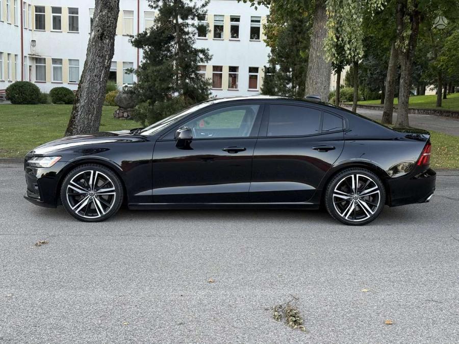 Black Volvo S60 2019 in Ukmerge, with an engine capacity of 1.97 L and mileage of 143 thousand km for 17599 €, photo 4 on AUTOMOTO.COM.LV