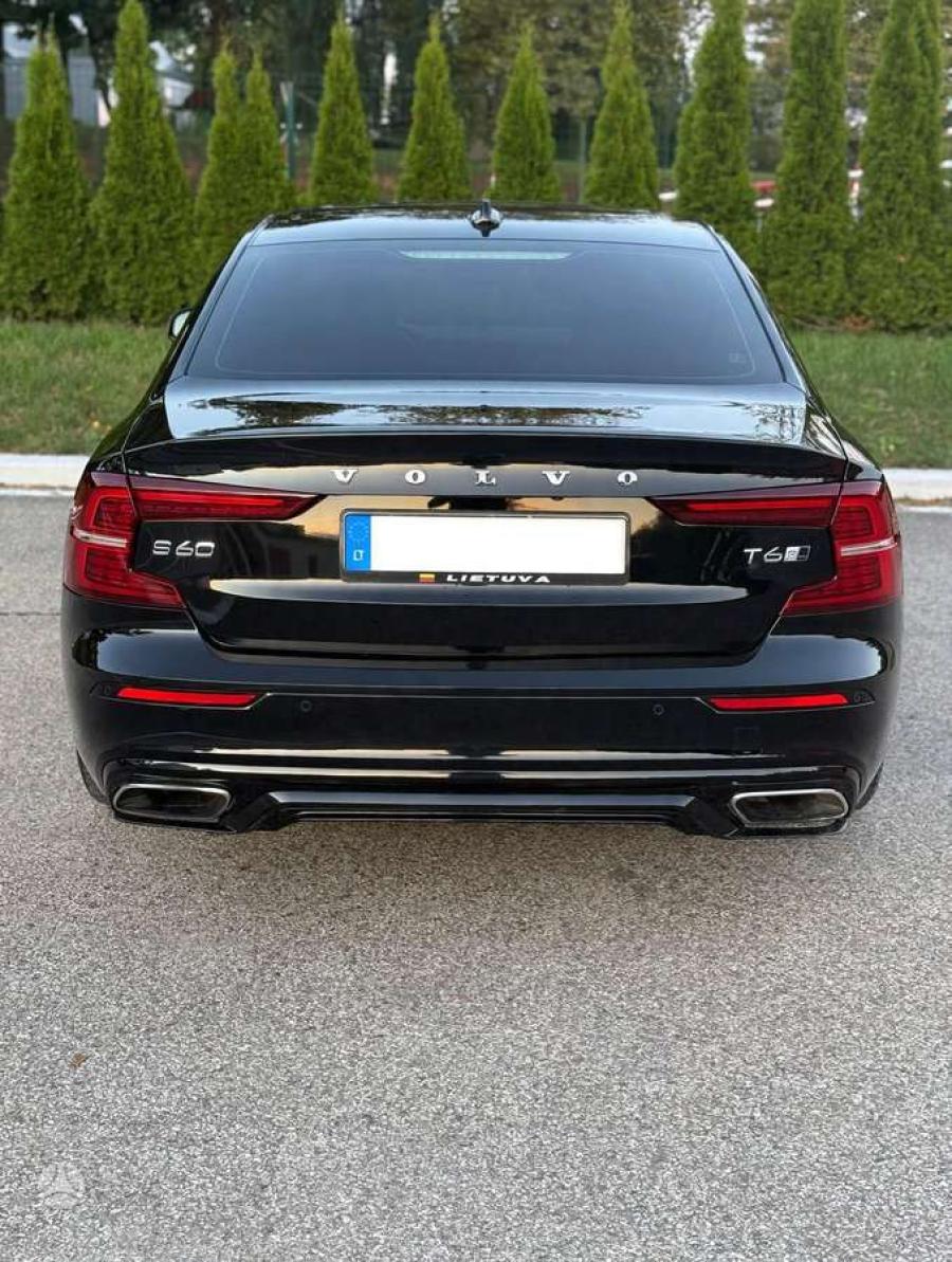 Black Volvo S60 2019 in Ukmerge, with an engine capacity of 1.97 L and mileage of 143 thousand km for 17599 €, photo 8 on AUTOMOTO.COM.LV