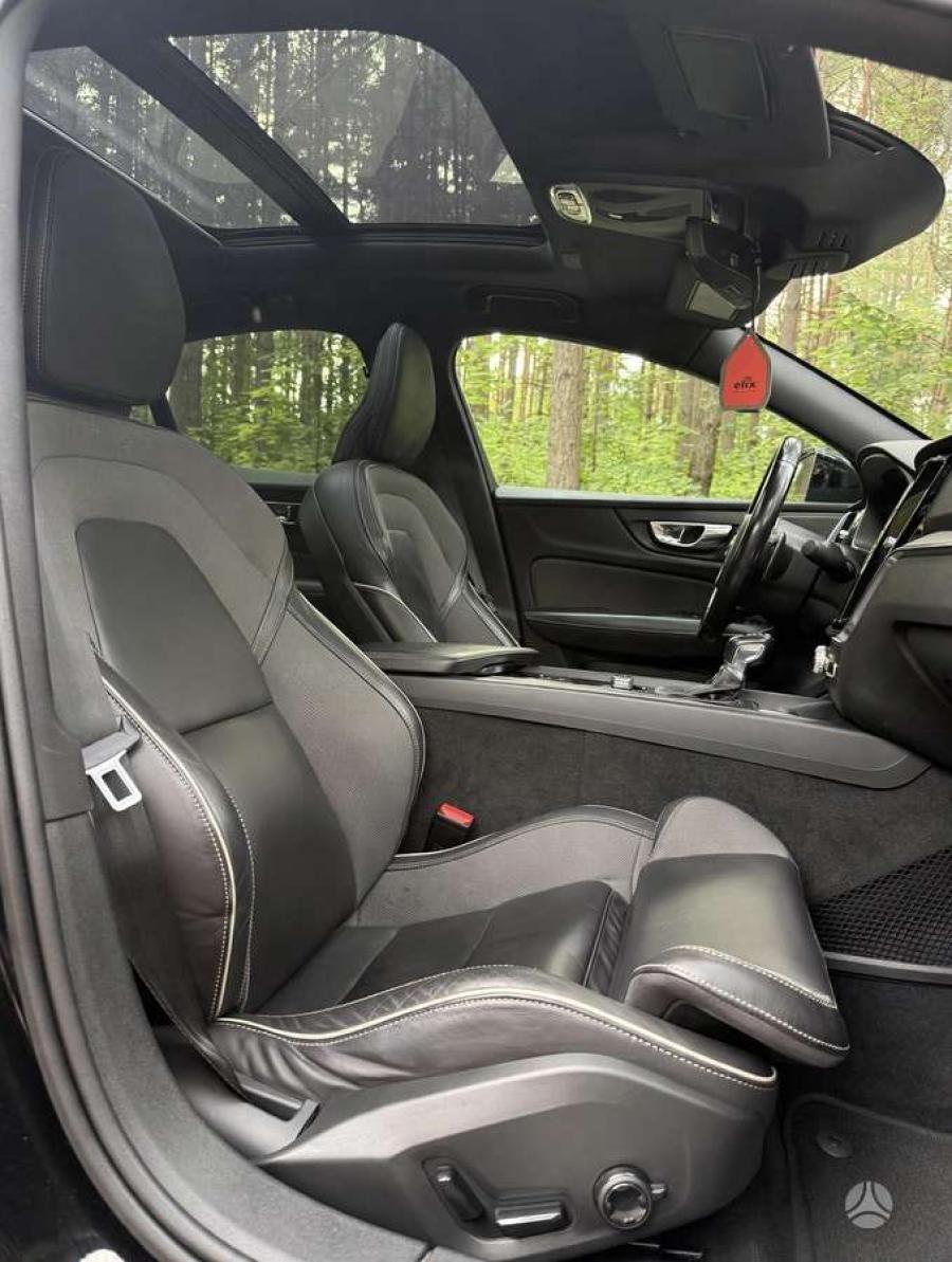 Black Volvo S60 2019 in Ukmerge, with an engine capacity of 1.97 L and mileage of 143 thousand km for 17599 €, photo 16 on AUTOMOTO.COM.LV