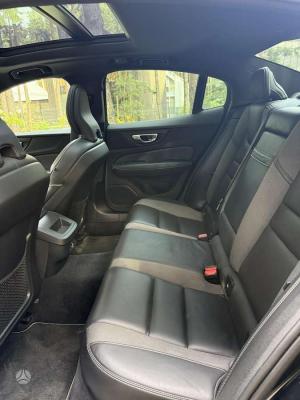 Black Volvo S60 2019 in Ukmerge, with an engine capacity of 1.97 L and mileage of 143 thousand km for 17599 €, photo 17 on AUTOMOTO.COM.LV