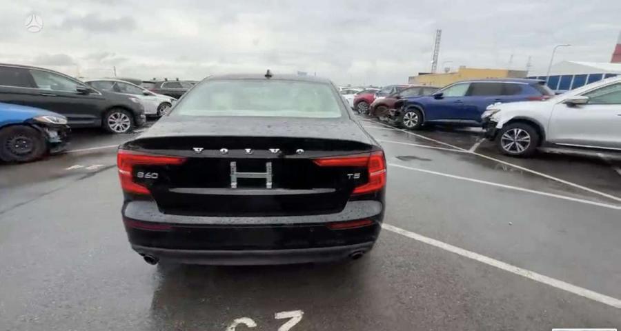 Black Volvo S60 2019 in Klaipeda, with an engine capacity of 1.97 L and mileage of 191 thousand km for 11200 €, photo 10 on AUTOMOTO.COM.LV