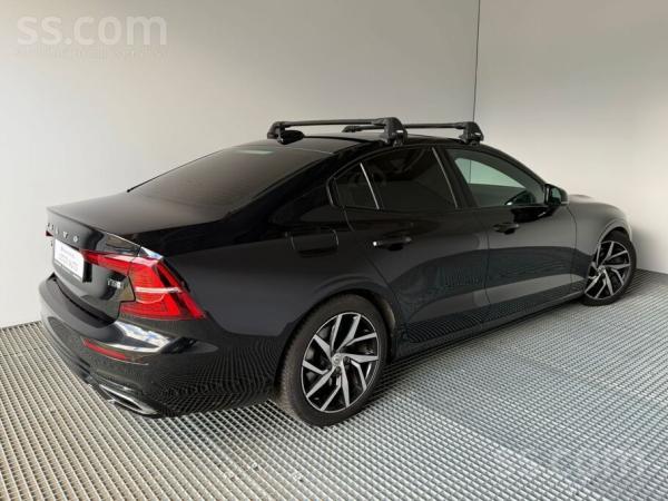 Black Volvo S60 2020 in Riga, with an engine capacity of 2.00 L and mileage of 143 thousand km for 26990 €, photo 3 on AUTOMOTO.COM.LV