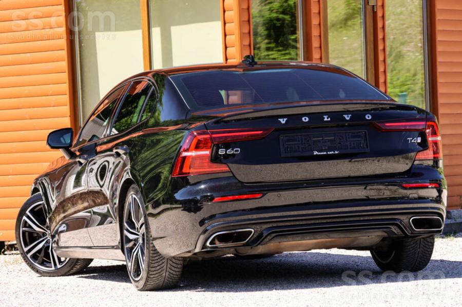 Melns Volvo S60 2020 Tukums, ar dzinēja tilpumu 2.00 L un nobraukumu 299 tūkst. km par 14490 €, foto 5 vietnē AUTOMOTO.COM.LV