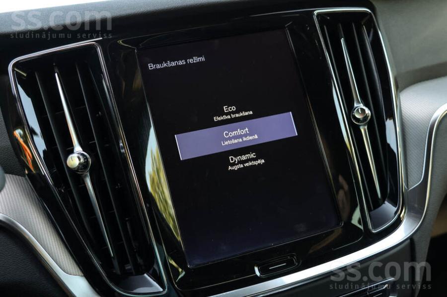 Melns Volvo S60 2020 Tukums, ar dzinēja tilpumu 2.00 L un nobraukumu 299 tūkst. km par 14490 €, foto 18 vietnē AUTOMOTO.COM.LV