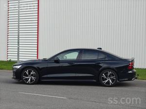 Black Volvo S60 2020 in Riga, with an engine capacity of 2.00 L and mileage of 190 thousand km for 21000 €, photo 4 on AUTOMOTO.COM.LV