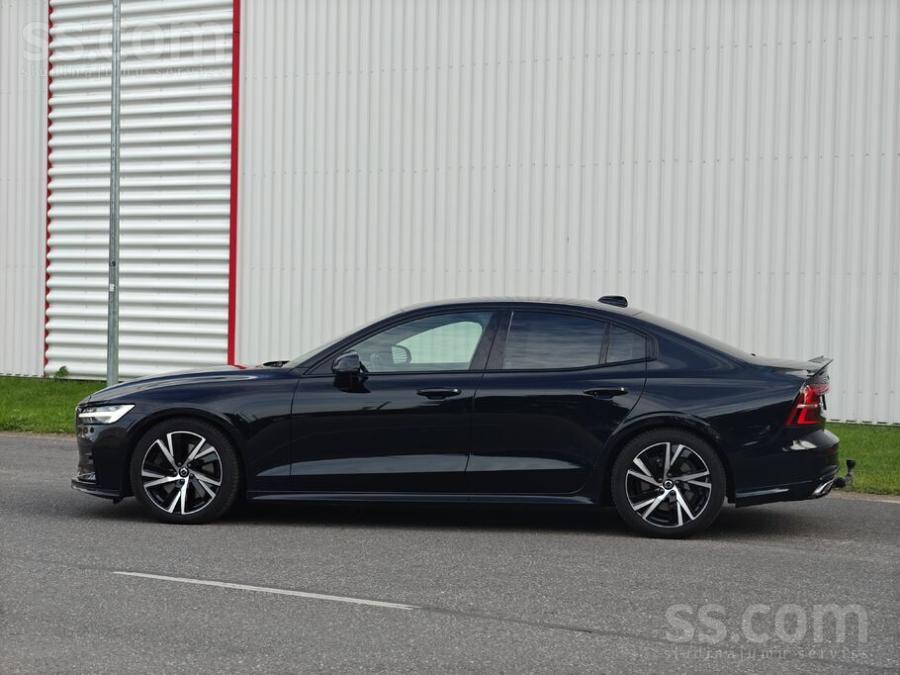 Black Volvo S60 2020 in Riga, with an engine capacity of 2.00 L and mileage of 190 thousand km for 21000 €, photo 4 on AUTOMOTO.COM.LV