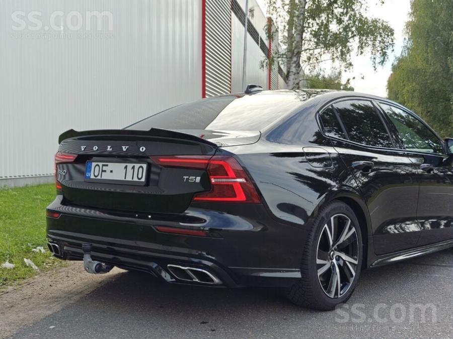 Black Volvo S60 2020 in Riga, with an engine capacity of 2.00 L and mileage of 190 thousand km for 21000 €, photo 10 on AUTOMOTO.COM.LV