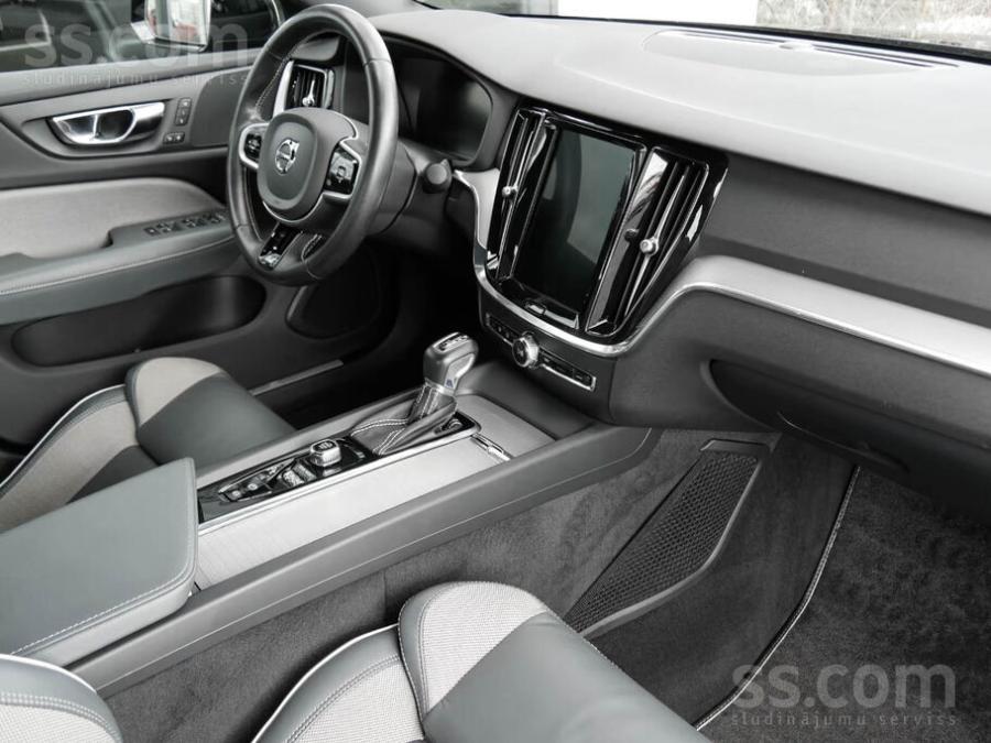 Black Volvo S60 2020 in Riga, with an engine capacity of 2.00 L and mileage of 190 thousand km for 21000 €, photo 14 on AUTOMOTO.COM.LV
