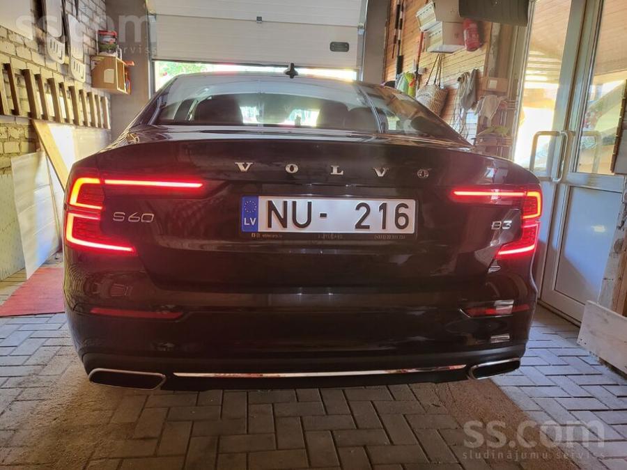 Melns Volvo S60 2021 Valmiera, ar dzinēja tilpumu 2.00 L un nobraukumu 80 tūkst. km par 26900 €, foto 2 vietnē AUTOMOTO.COM.LV