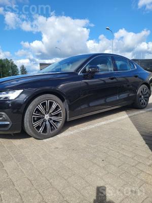 Melns Volvo S60 2021 Valmiera, ar dzinēja tilpumu 2.00 L un nobraukumu 80 tūkst. km par 26900 €, foto 8 vietnē AUTOMOTO.COM.LV