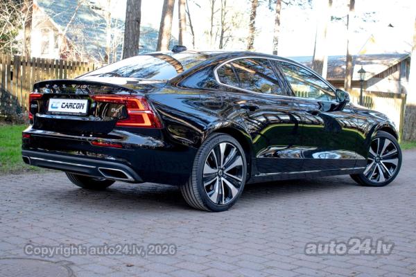 Melns Volvo S60 2021 Tallina, ar dzinēja tilpumu 2.00 L un nobraukumu 49 tūkst. km par 31990 €, foto 2 vietnē AUTOMOTO.COM.LV