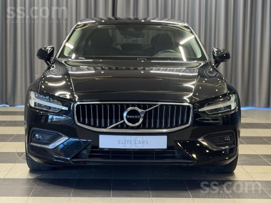 Black Volvo S60 2021 in Riga, with an engine capacity of 2.00 L and mileage of 180 thousand km for 19990 €, photo 3 on AUTOMOTO.COM.LV