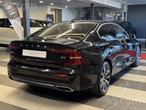 Black Volvo S60 2021 in Riga, with an engine capacity of 2.00 L and mileage of 180 thousand km for 19990 €, photo 6 on AUTOMOTO.COM.LV