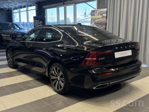 Black Volvo S60 2021 in Riga, with an engine capacity of 2.00 L and mileage of 180 thousand km for 19990 €, photo 8 on AUTOMOTO.COM.LV