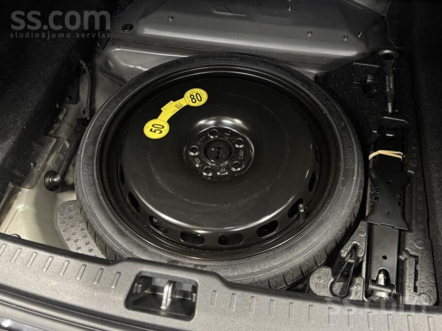 Black Volvo S60 2021 in Riga, with an engine capacity of 2.00 L and mileage of 180 thousand km for 19990 €, photo 10 on AUTOMOTO.COM.LV