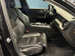 Black Volvo S60 2021 in Riga, with an engine capacity of 2.00 L and mileage of 180 thousand km for 19990 €, photo 14 on AUTOMOTO.COM.LV
