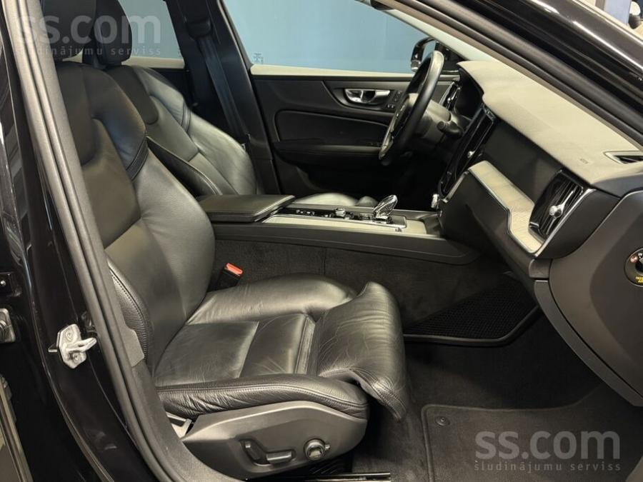 Black Volvo S60 2021 in Riga, with an engine capacity of 2.00 L and mileage of 180 thousand km for 19990 €, photo 14 on AUTOMOTO.COM.LV