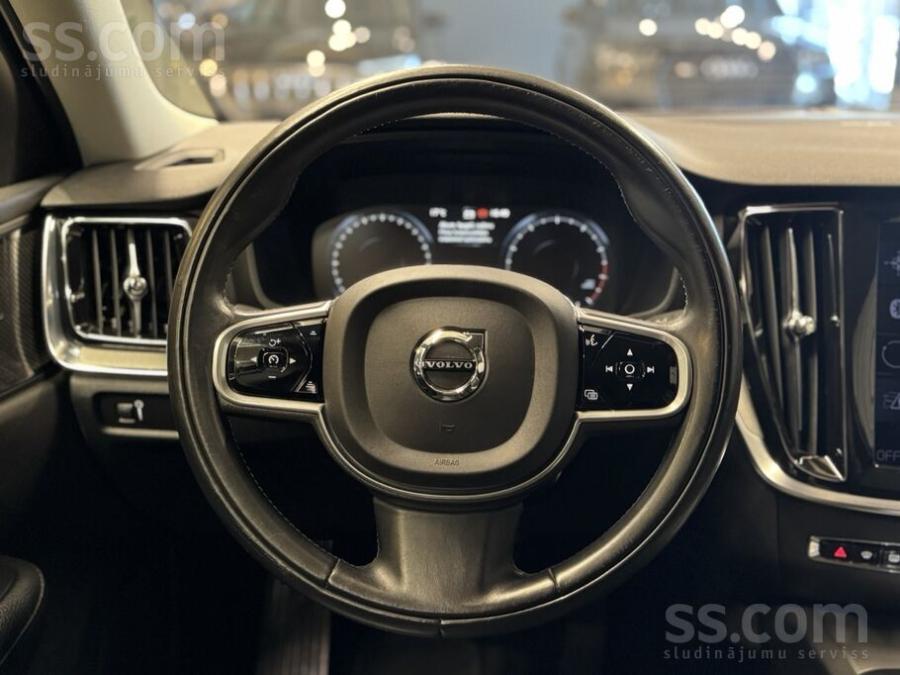 Black Volvo S60 2021 in Riga, with an engine capacity of 2.00 L and mileage of 180 thousand km for 19990 €, photo 16 on AUTOMOTO.COM.LV