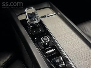 Black Volvo S60 2021 in Riga, with an engine capacity of 2.00 L and mileage of 180 thousand km for 19990 €, photo 25 on AUTOMOTO.COM.LV