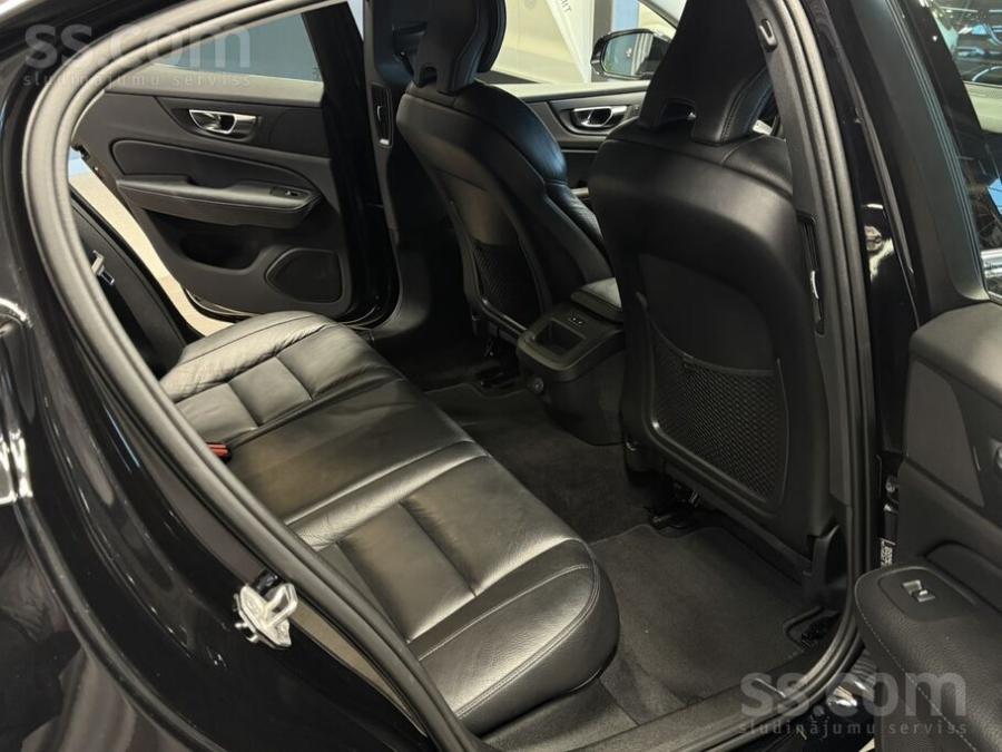Black Volvo S60 2021 in Riga, with an engine capacity of 2.00 L and mileage of 180 thousand km for 19990 €, photo 30 on AUTOMOTO.COM.LV