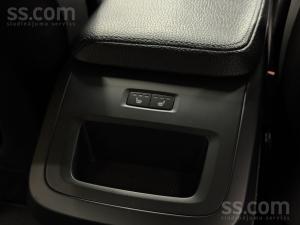 Black Volvo S60 2021 in Riga, with an engine capacity of 2.00 L and mileage of 180 thousand km for 19990 €, photo 32 on AUTOMOTO.COM.LV