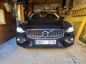 Melns Volvo S60 2021 Valmiera, ar dzinēja tilpumu 2.00 L un nobraukumu 82 tūkst. km par 25150 €, foto 1 vietnē AUTOMOTO.COM.LV