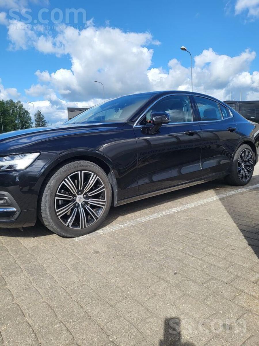 Melns Volvo S60 2021 Valmiera, ar dzinēja tilpumu 2.00 L un nobraukumu 82 tūkst. km par 25150 €, foto 9 vietnē AUTOMOTO.COM.LV