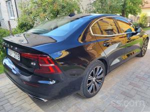 Melns Volvo S60 2021 Valmiera, ar dzinēja tilpumu 2.00 L un nobraukumu 82 tūkst. km par 25150 €, foto 12 vietnē AUTOMOTO.COM.LV