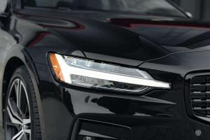 Melns Volvo S60 2021 Klaipėda, ar dzinēja tilpumu 2.00 L un nobraukumu 69 tūkst. km par 23000 €, foto 16 vietnē AUTOMOTO.COM.LV