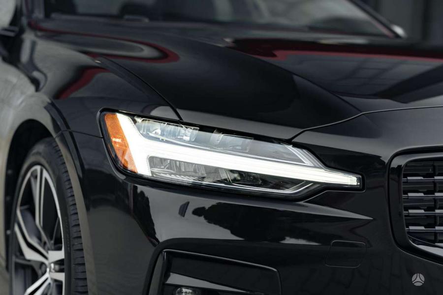 Melns Volvo S60 2021 Klaipėda, ar dzinēja tilpumu 2.00 L un nobraukumu 69 tūkst. km par 23000 €, foto 16 vietnē AUTOMOTO.COM.LV