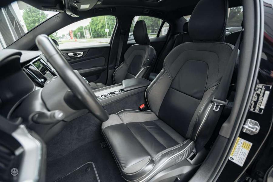 Melns Volvo S60 2021 Klaipėda, ar dzinēja tilpumu 2.00 L un nobraukumu 69 tūkst. km par 23000 €, foto 28 vietnē AUTOMOTO.COM.LV