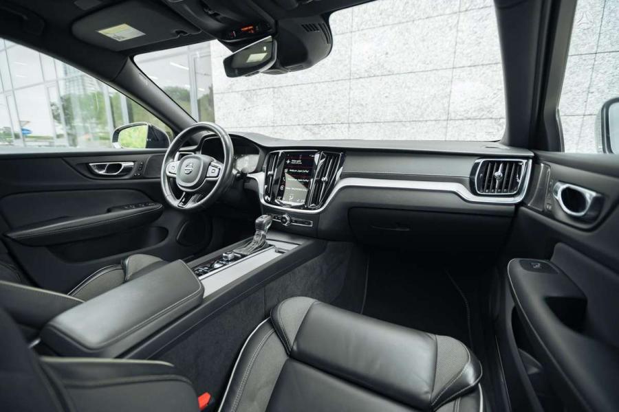 Melns Volvo S60 2021 Klaipėda, ar dzinēja tilpumu 2.00 L un nobraukumu 69 tūkst. km par 23000 €, foto 32 vietnē AUTOMOTO.COM.LV