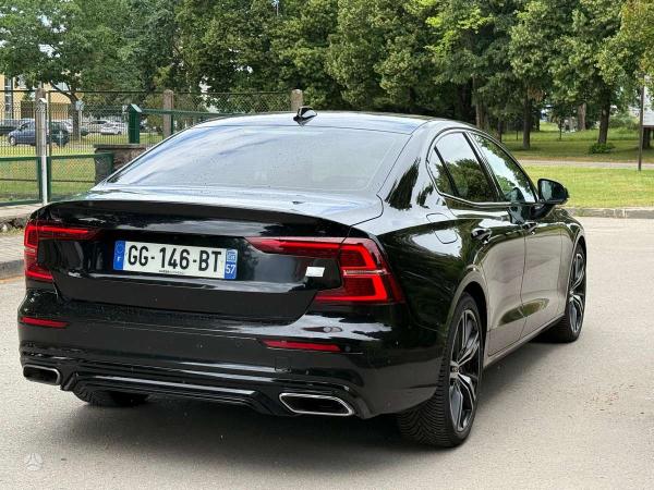 Melns Volvo S60 2022 Tauragė, ar dzinēja tilpumu 1.97 L un nobraukumu 267 tūkst. km par 18900 €, foto 9 vietnē AUTOMOTO.COM.LV