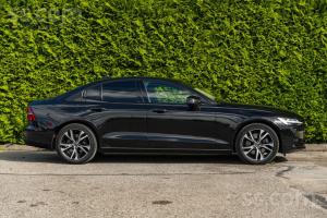Melns Volvo S60 2023 Rīga, ar dzinēja tilpumu 2.00 L un nobraukumu 35 tūkst. km par 37950 €, foto 4 vietnē AUTOMOTO.COM.LV