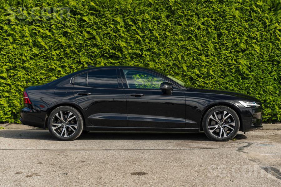 Melns Volvo S60 2023 Rīga, ar dzinēja tilpumu 2.00 L un nobraukumu 35 tūkst. km par 37950 €, foto 4 vietnē AUTOMOTO.COM.LV
