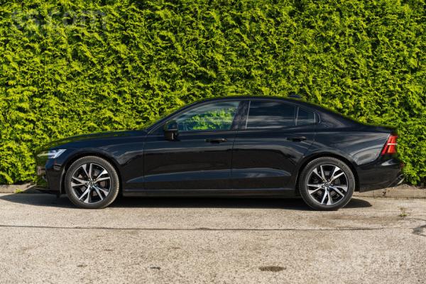 Melns Volvo S60 2023 Rīga, ar dzinēja tilpumu 2.00 L un nobraukumu 52 tūkst. km par 35700 €, foto 9 vietnē AUTOMOTO.COM.LV