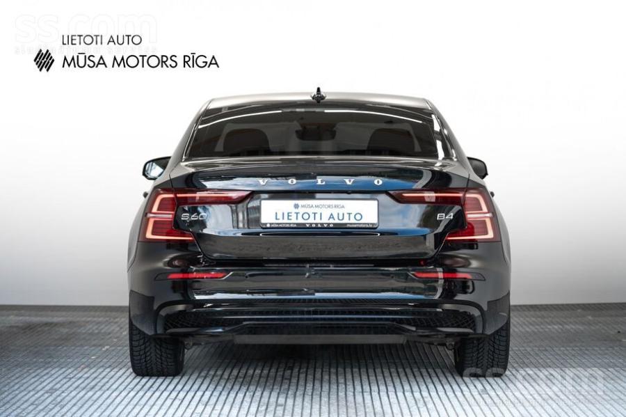 Melns Volvo S60 2023 Rīga, ar dzinēja tilpumu 2.00 L un nobraukumu 36 tūkst. km par 34900 €, foto 9 vietnē AUTOMOTO.COM.LV
