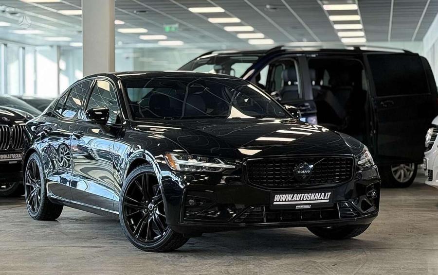 Black Volvo S60 2024 in Klaipeda, with an engine capacity of 2.00 L and mileage of 71 thousand km for 26900 €, photo 7 on AUTOMOTO.COM.LV