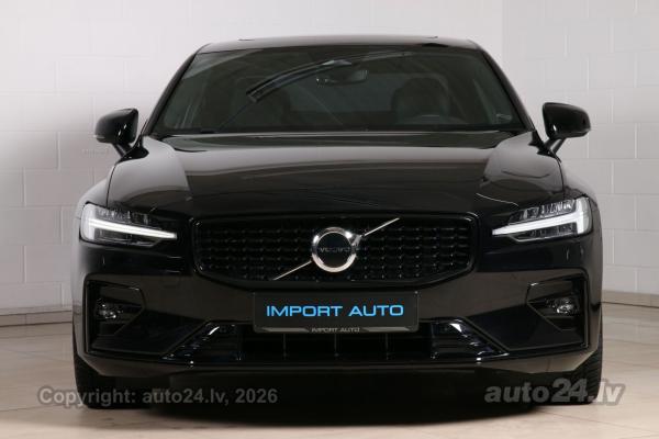 Black Volvo S60 2024 in Tallinn, with an engine capacity of 2.00 L and mileage of 31 thousand km for 39990 €, photo 2 on AUTOMOTO.COM.LV