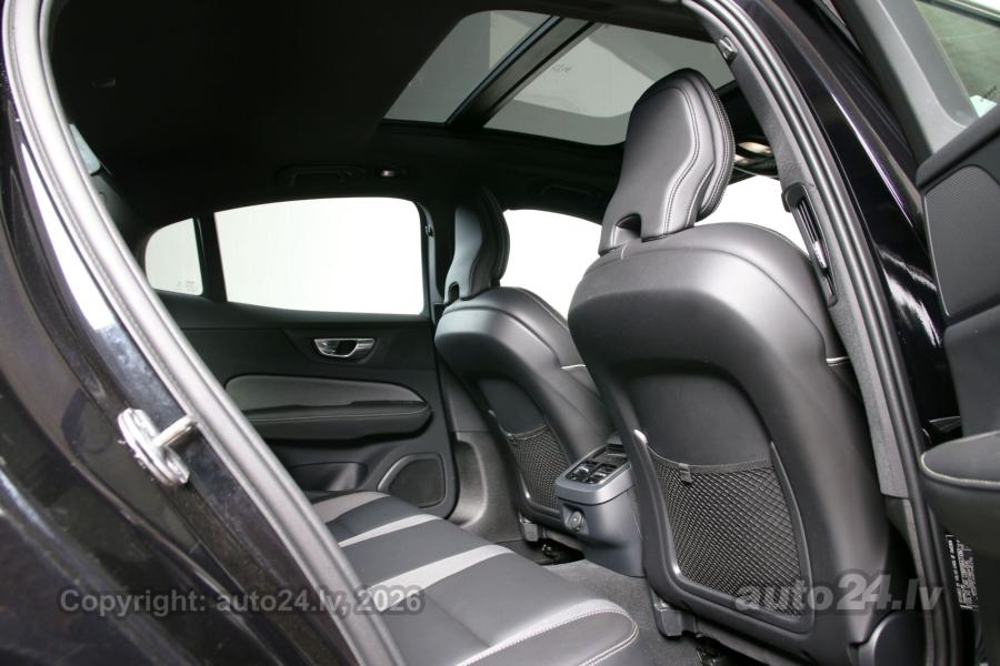 Black Volvo S60 2024 in Parnu, with an engine capacity of 2.00 L and mileage of 54 thousand km for 39990 €, photo 13 on AUTOMOTO.COM.LV