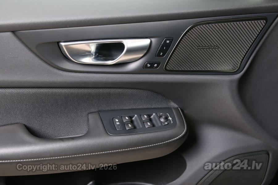 Black Volvo S60 2024 in Parnu, with an engine capacity of 2.00 L and mileage of 54 thousand km for 39990 €, photo 14 on AUTOMOTO.COM.LV